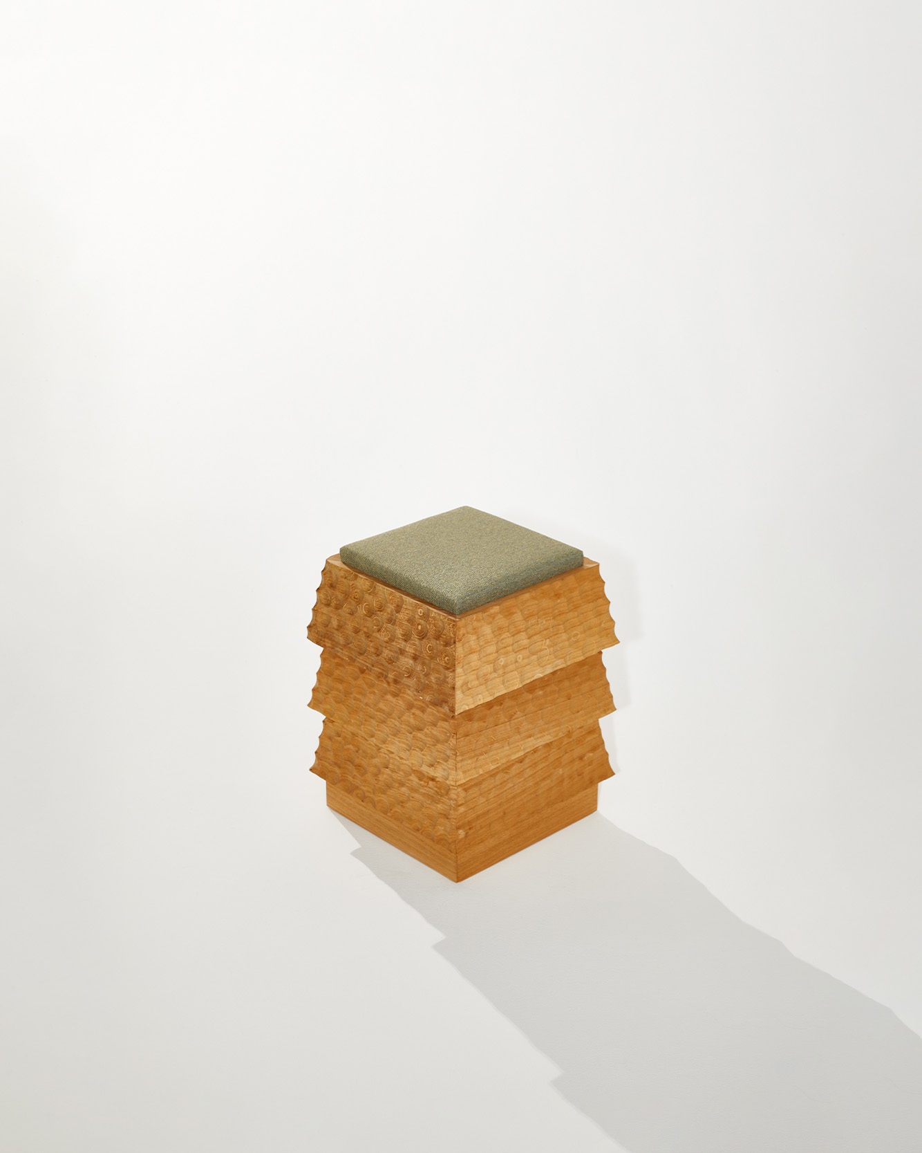 PAGODE Naguri Stool — Heilig Objects